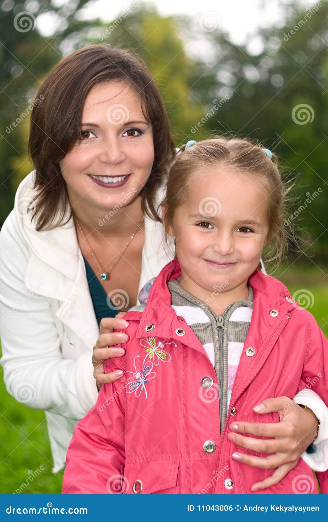 Moeder en haar kind stock foto. Image of menselijk, liefhebben - 11043006