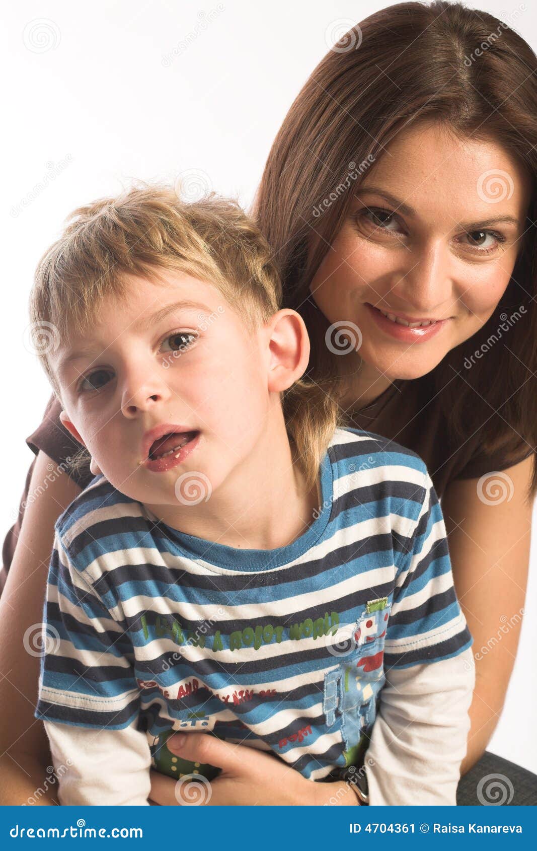 Moeder met haar zoon stock afbeelding. Image of gezichts - 4704361