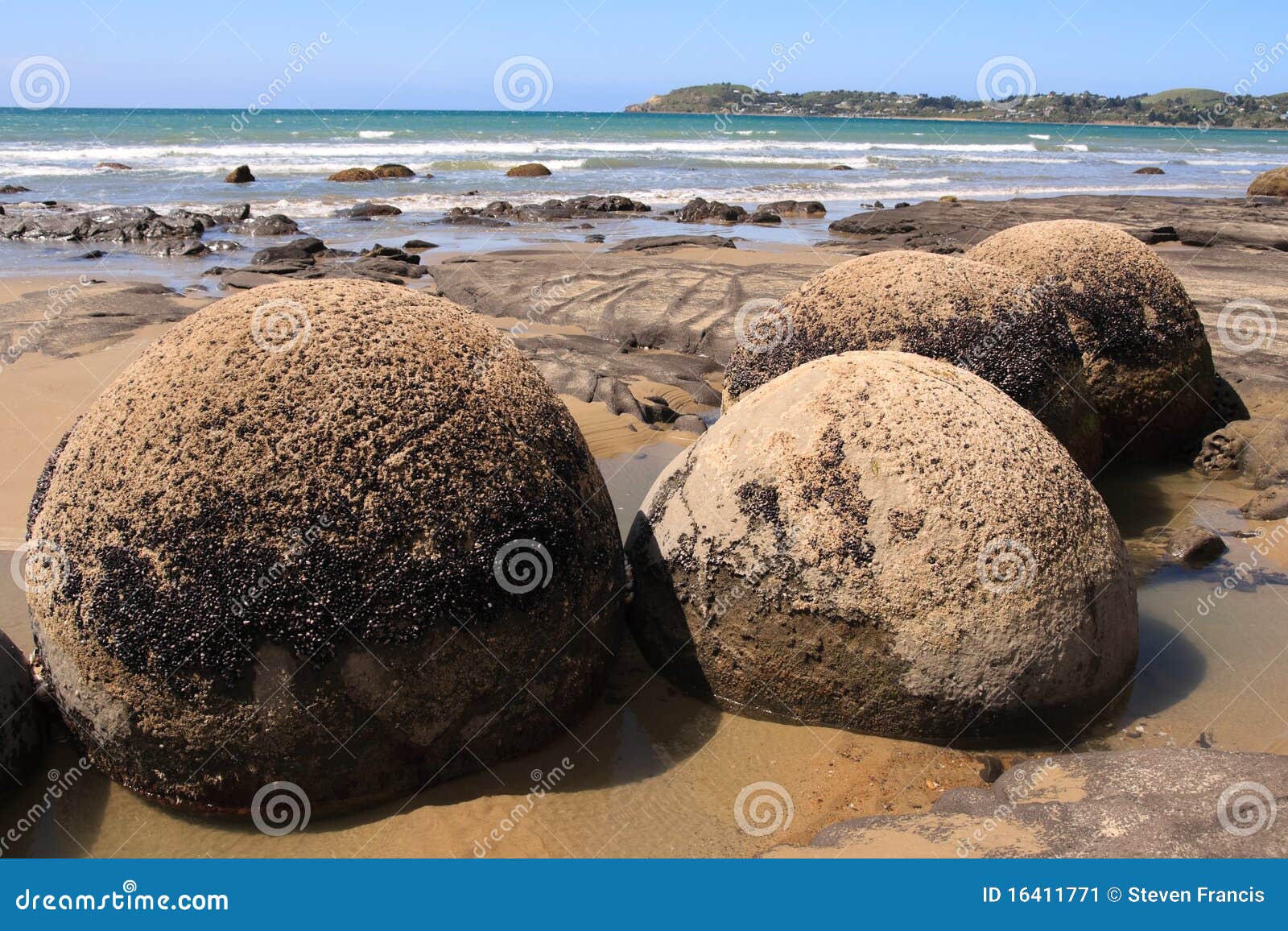 Moeraki Boulders stock image. Image of moeraki, holidays - 16411771