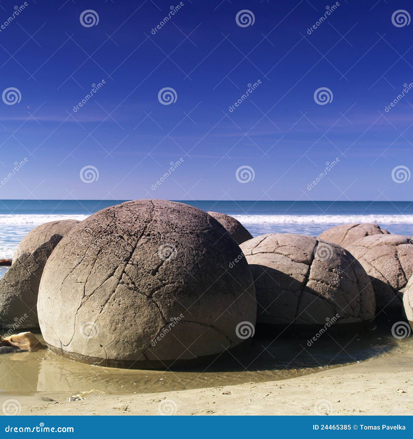 Moeraki boulders stock image. Image of sphere, geological - 24465385