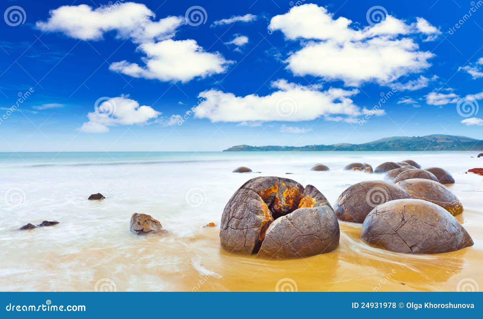 Moeraki Boulders stock photo. Image of phenomena, evening - 24931978