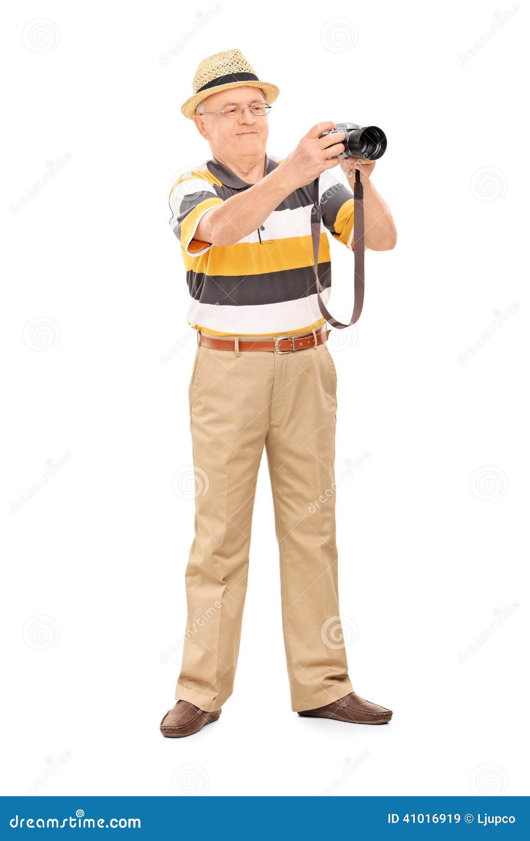 Mogen Man Som Tar En Bild Med Kameran Fotografering för Bildbyråer ...