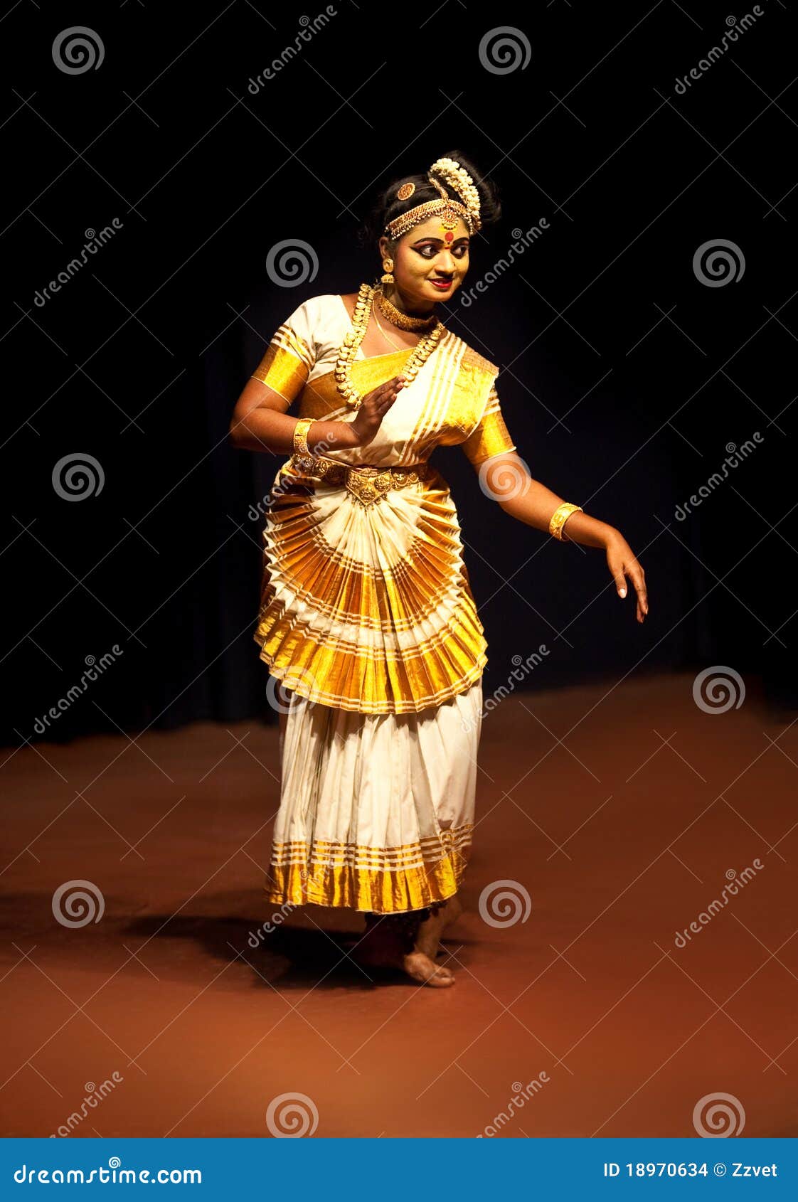 Mohiniyattam dance editorial stock image. Image of actor - 18970634
