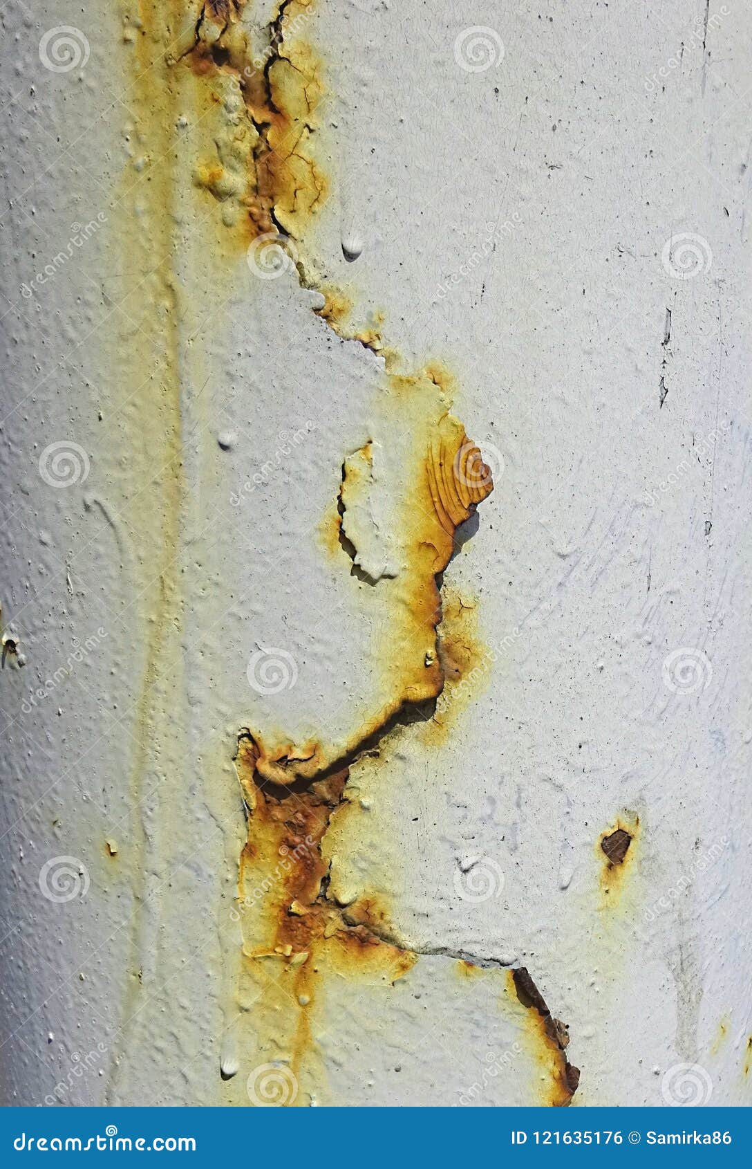 Moho en el metal foto de archivo. Imagen de modelo, superficie - 121635176