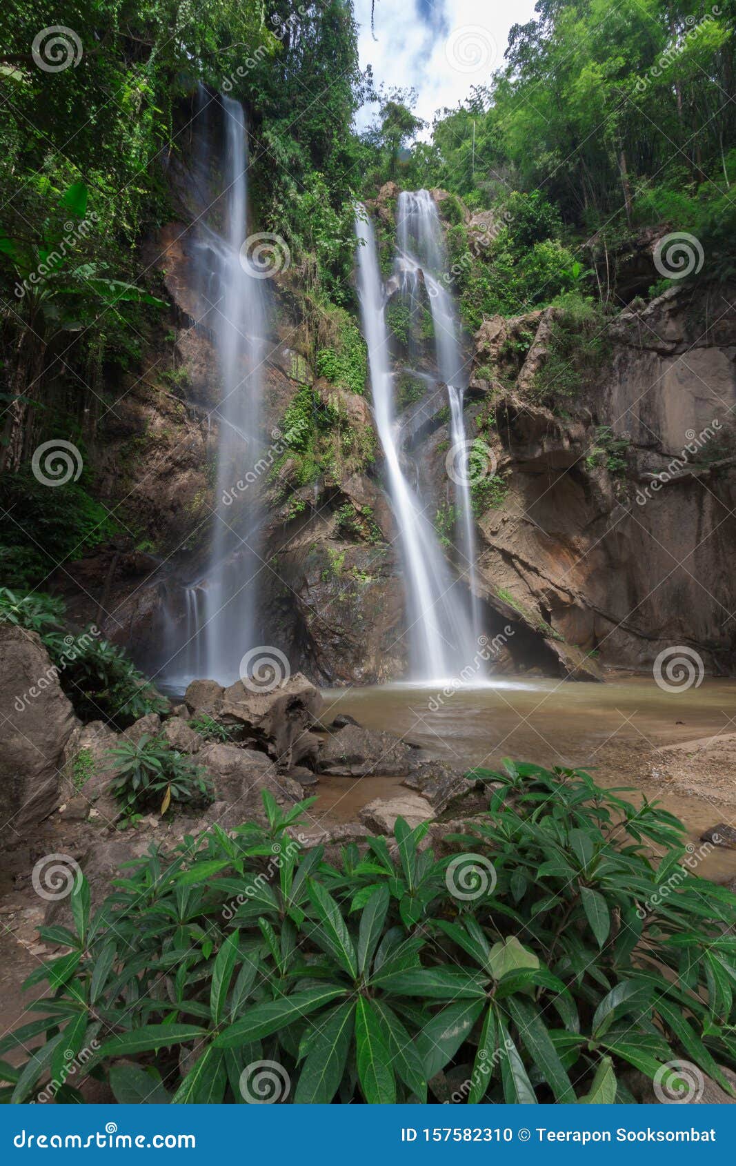 Mok Fa Waterfall is Beautiful Waterfall in Chiang Mai, Thailand Stock ...