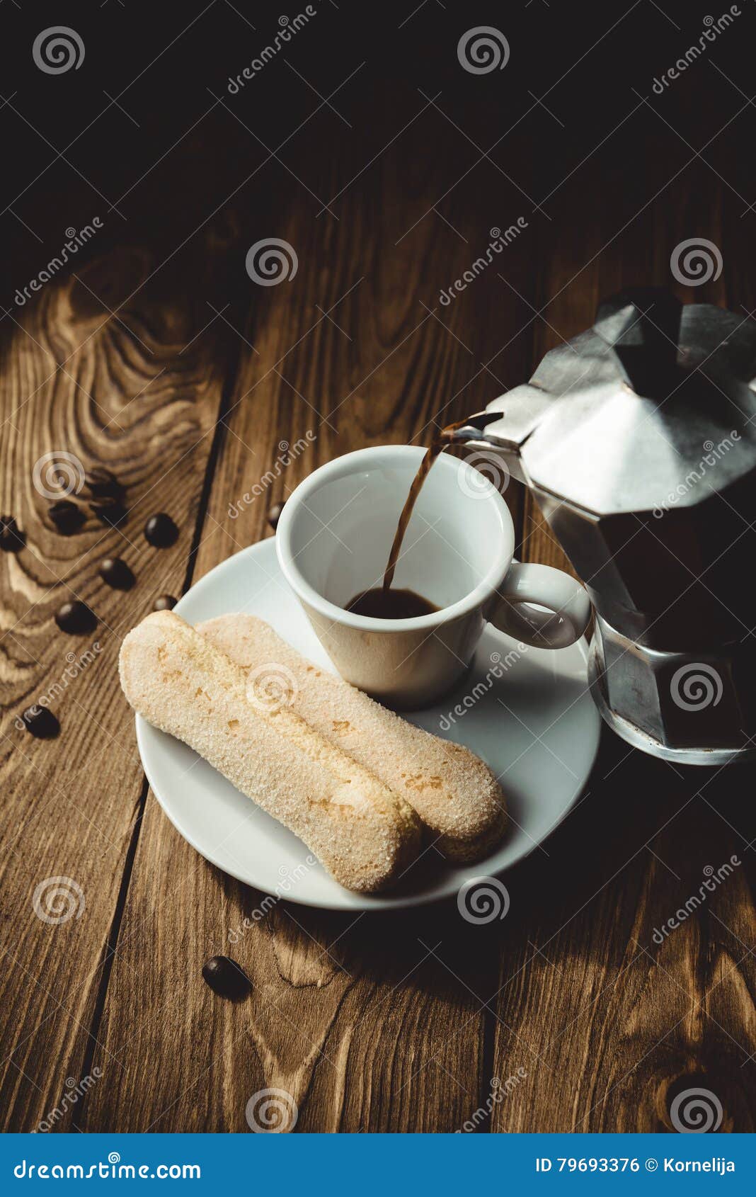 Moka Tradicional Italiano De La Cafetera Foto de archivo - Imagen de ...
