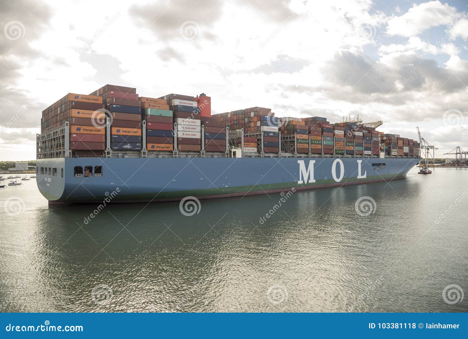 MOL Trust Che Si Dirige Al Terminale Di Contenitore Di Southampton ...