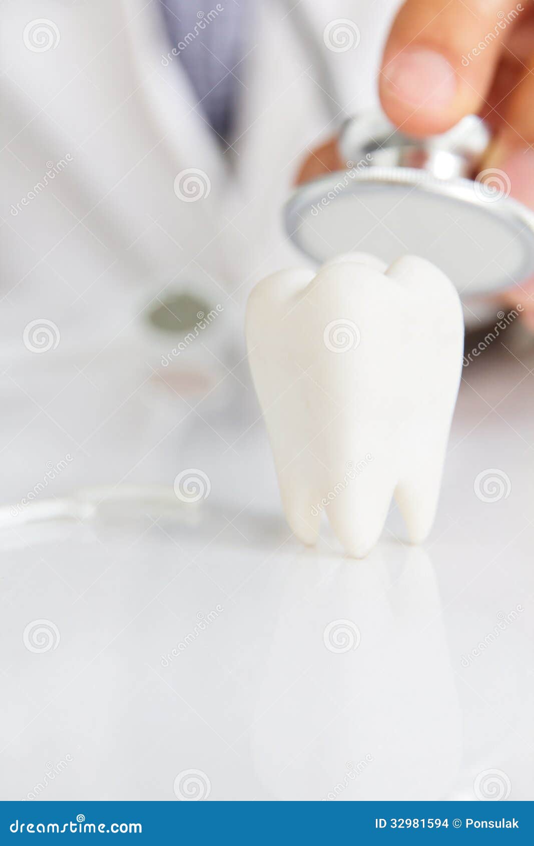 Molar with Dentist Background Stock Photo - Image of medicine, tool ...