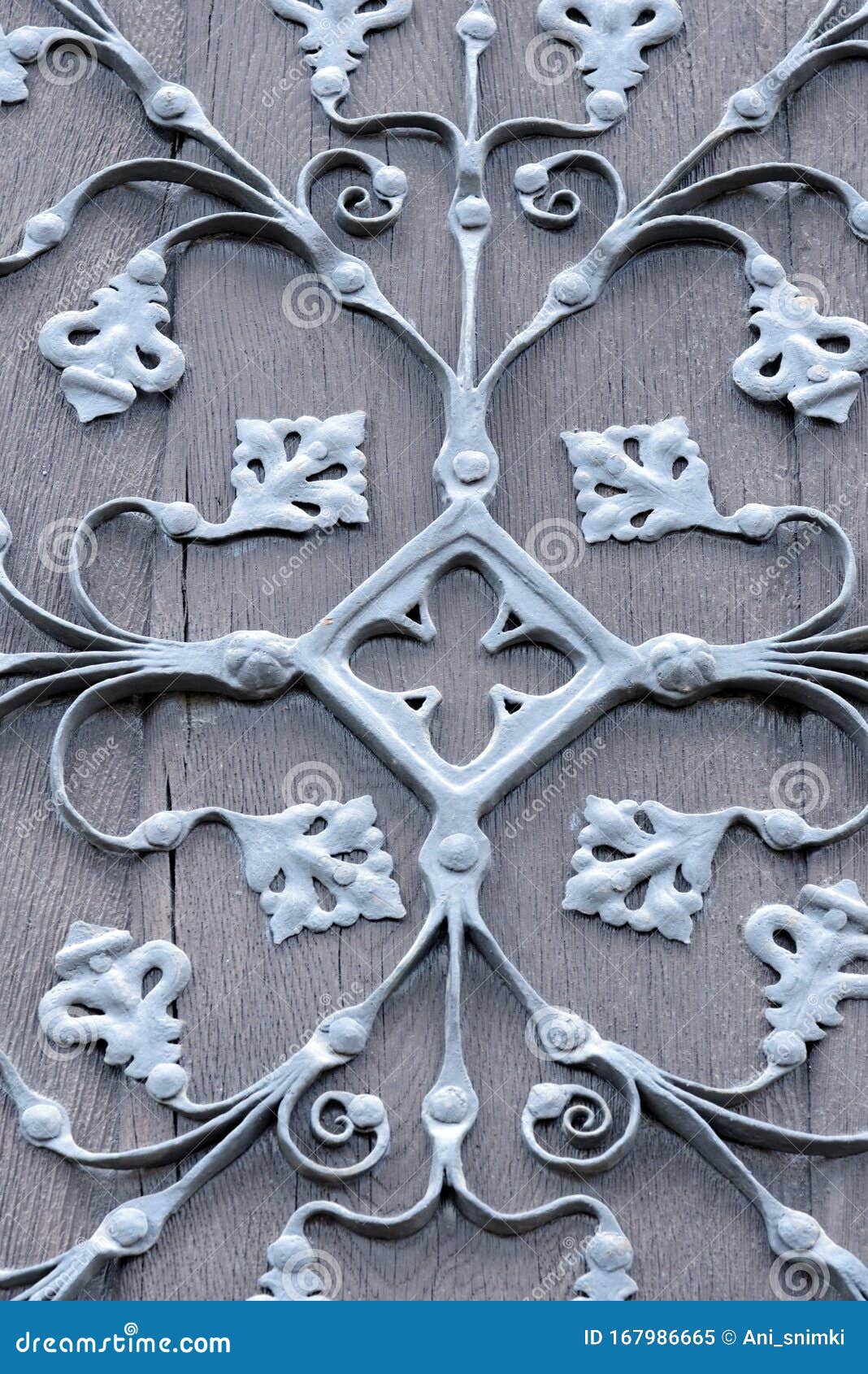 Molas De Ferro Em Formas Brutas Imagem de Stock - Imagem de estilo ...