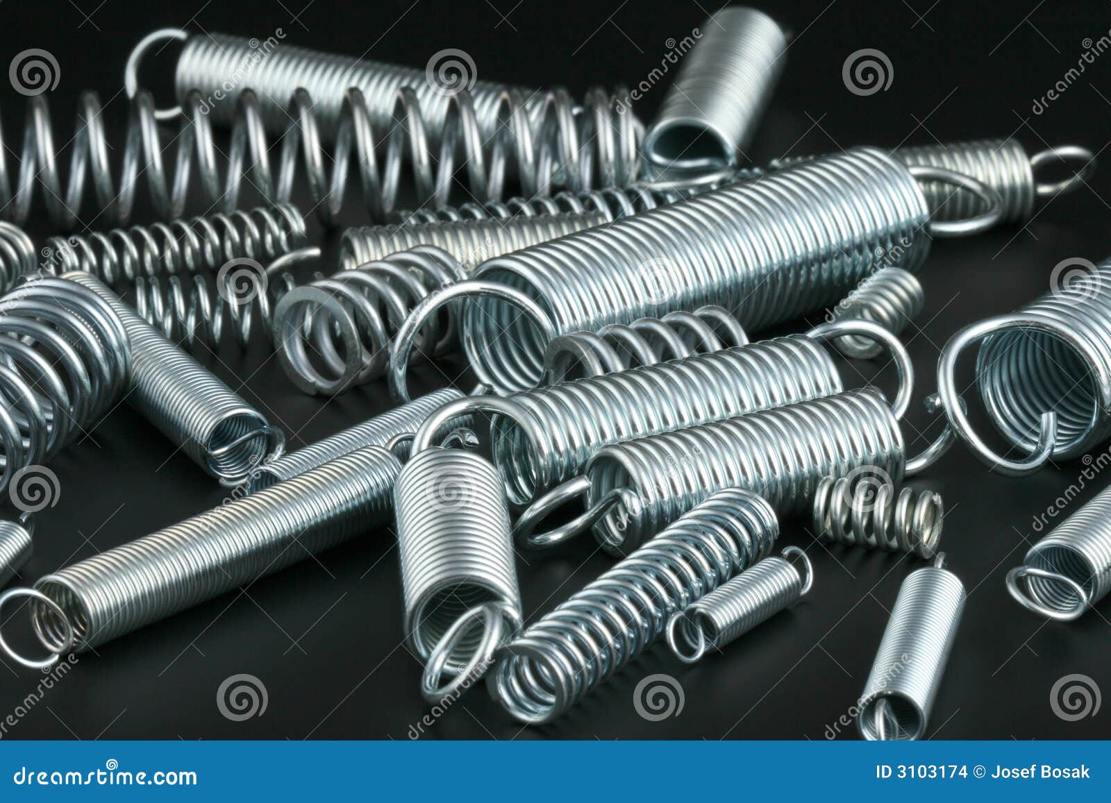 Molas helicoidais foto de stock. Imagem de variedade, resiliência - 3103174