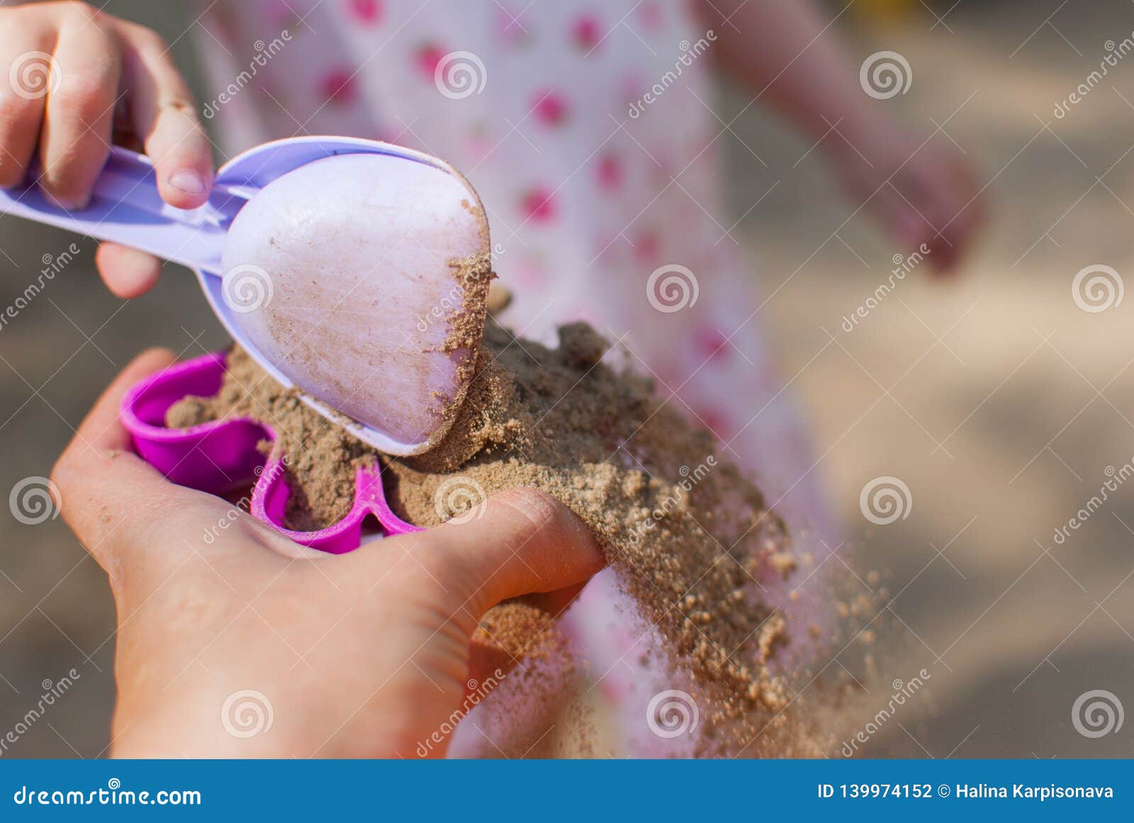 Mold with Sand in the Hands Stock Photo - Image of girl, toys: 139974152