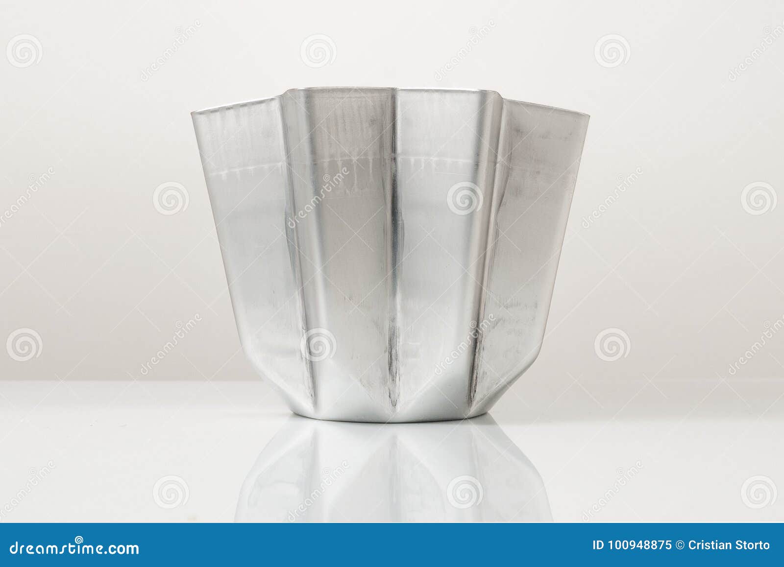 Molde de Pandoro imagen de archivo. Imagen de tradicional - 100948875