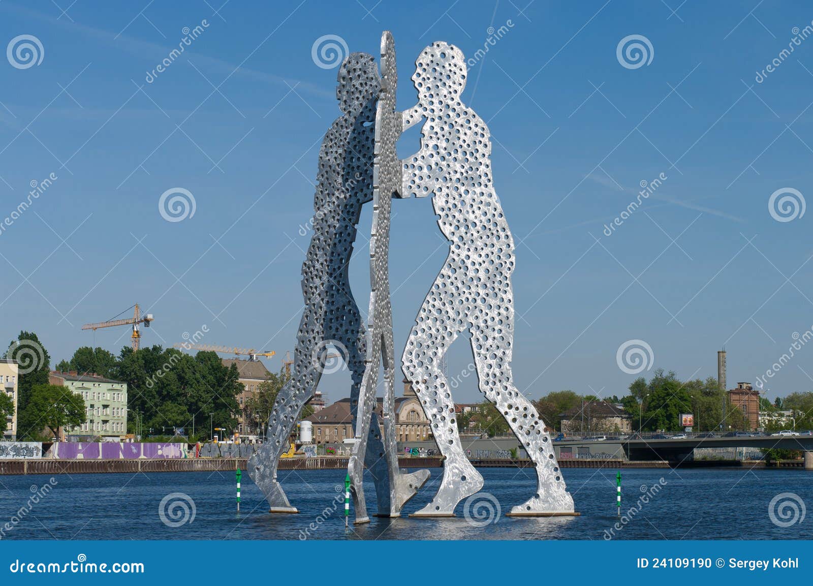 Molecule Man (sculpture) editorial image. Image of water - 24109190