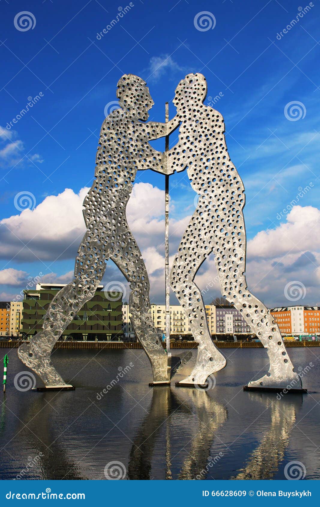 Molecule Man Sculpture on the Spree River in Berlin Editorial Stock ...