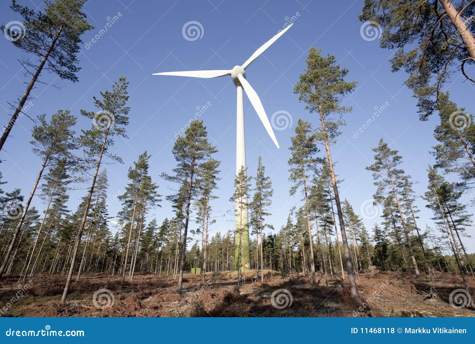 Molino de viento moderno foto de archivo. Imagen de bosque - 11468118