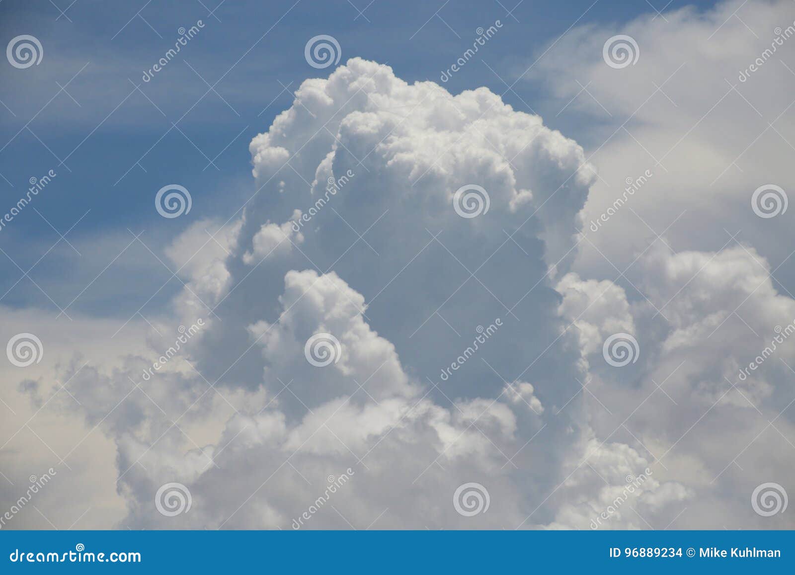 Moln arkivfoto. Bild av utöver, gigantisk, avlägset, samla - 96889234