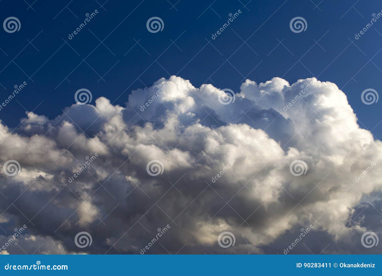 Moln i eftermiddagen fotografering för bildbyråer. Bild av atlantiska ...