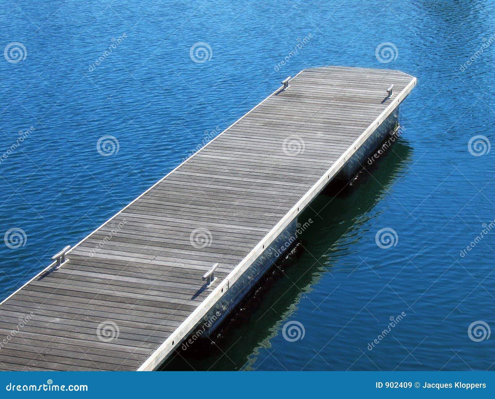 Molo 2 immagine stock. Immagine di riflessione, rifletta - 902409