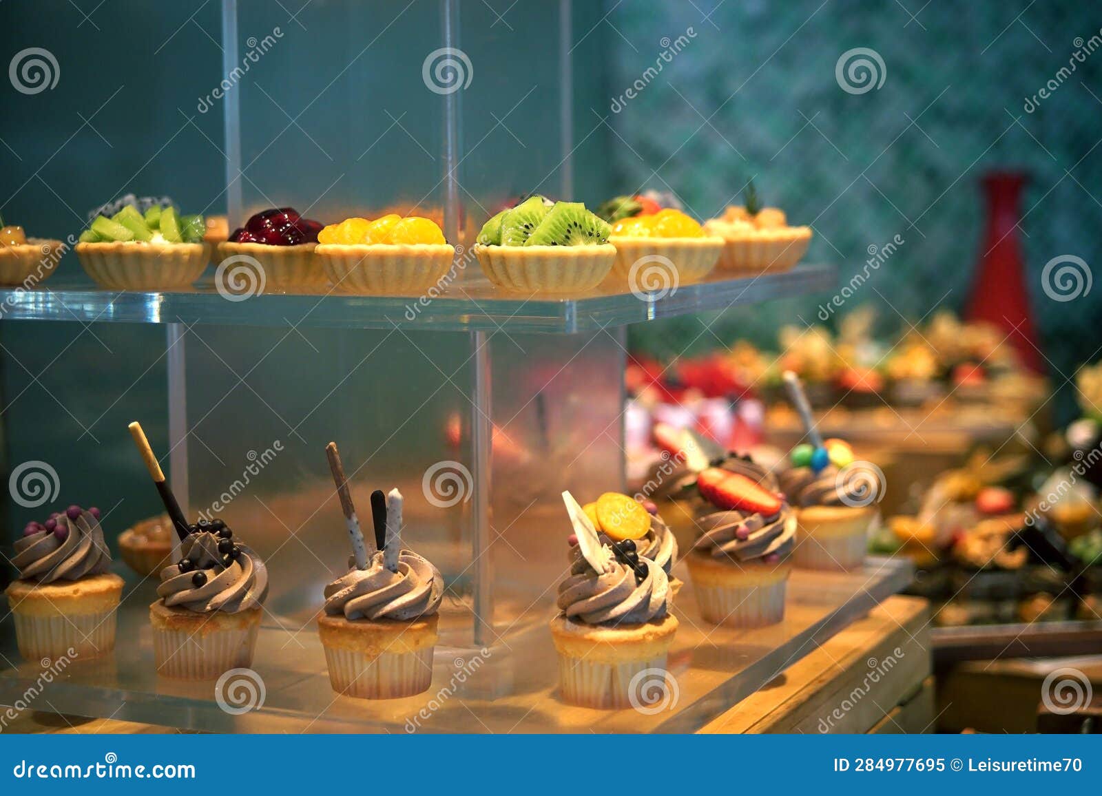 Molti Tipi Di Torta Sulla Linea Del Buffet Immagine Stock - Immagine di ...