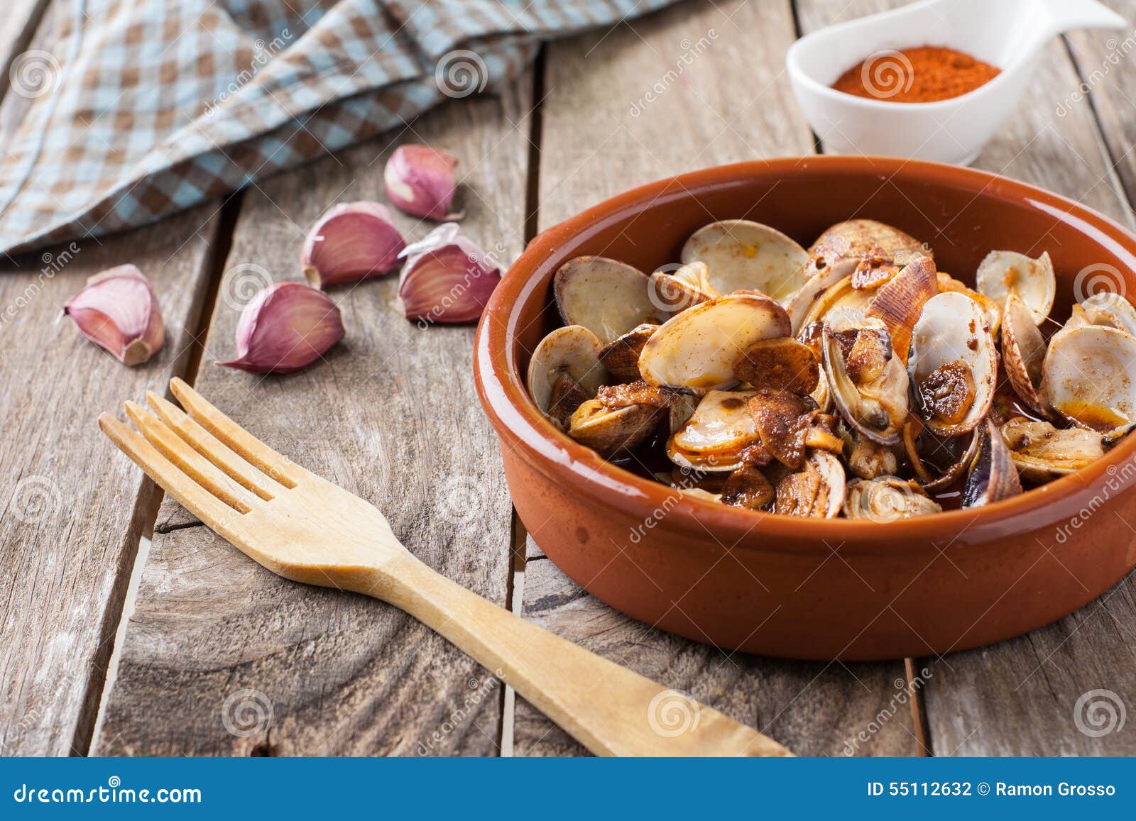 Moluscos Do Estilo Do Marisco Foto de Stock - Imagem de pimenta ...