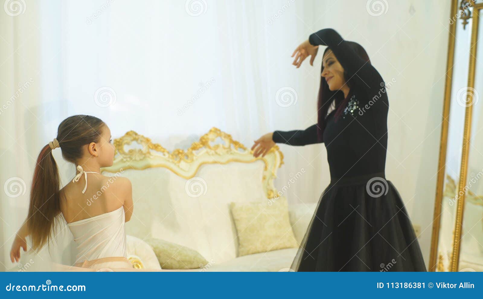 Mom Ballerina And Daughter Ballerina Doing Dance Moves Stock Video Video Of Girl Caucasian