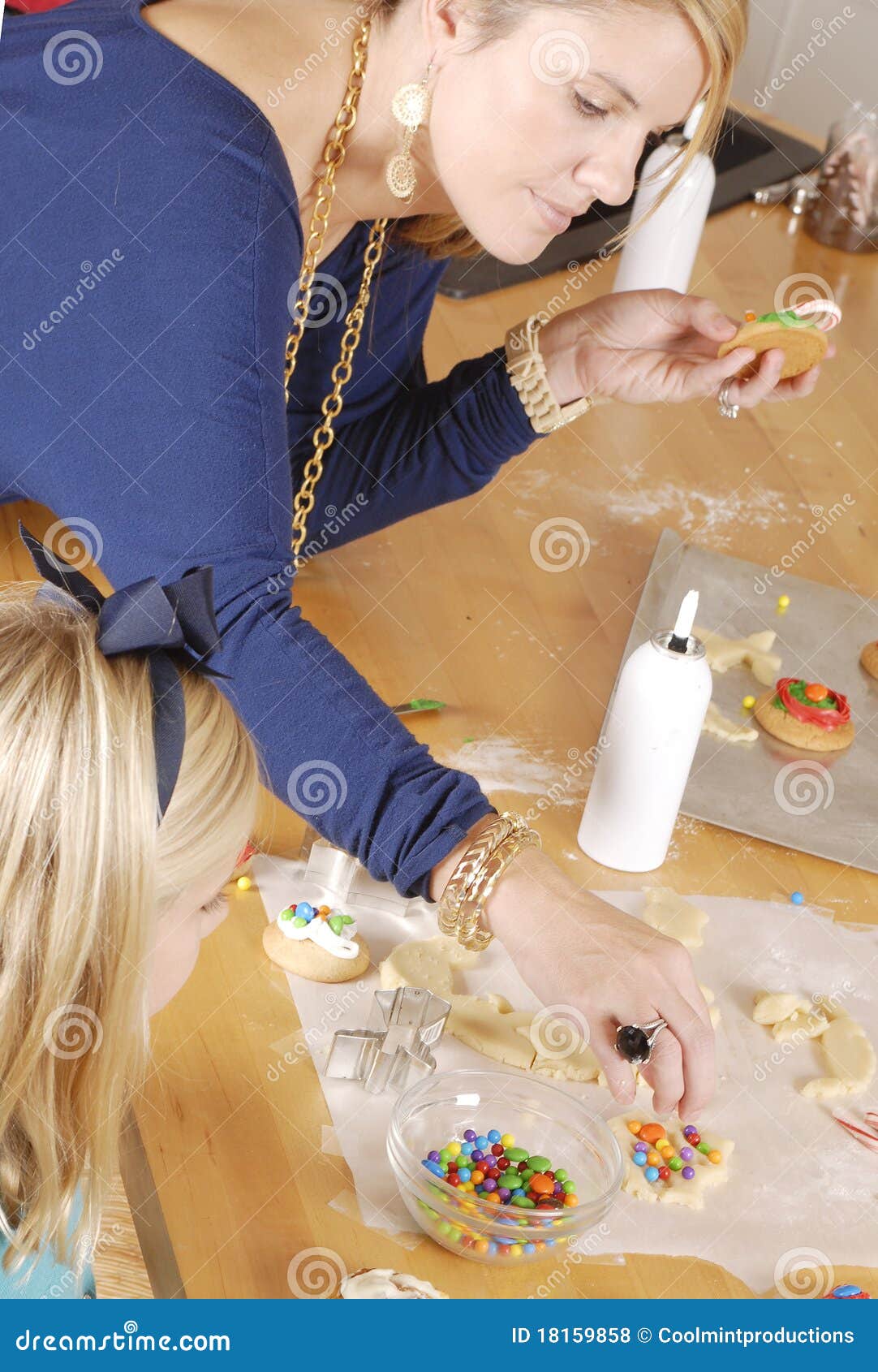Mom and Daughter Cooking Cookies Stock Photo - Image of buns, christmas ...