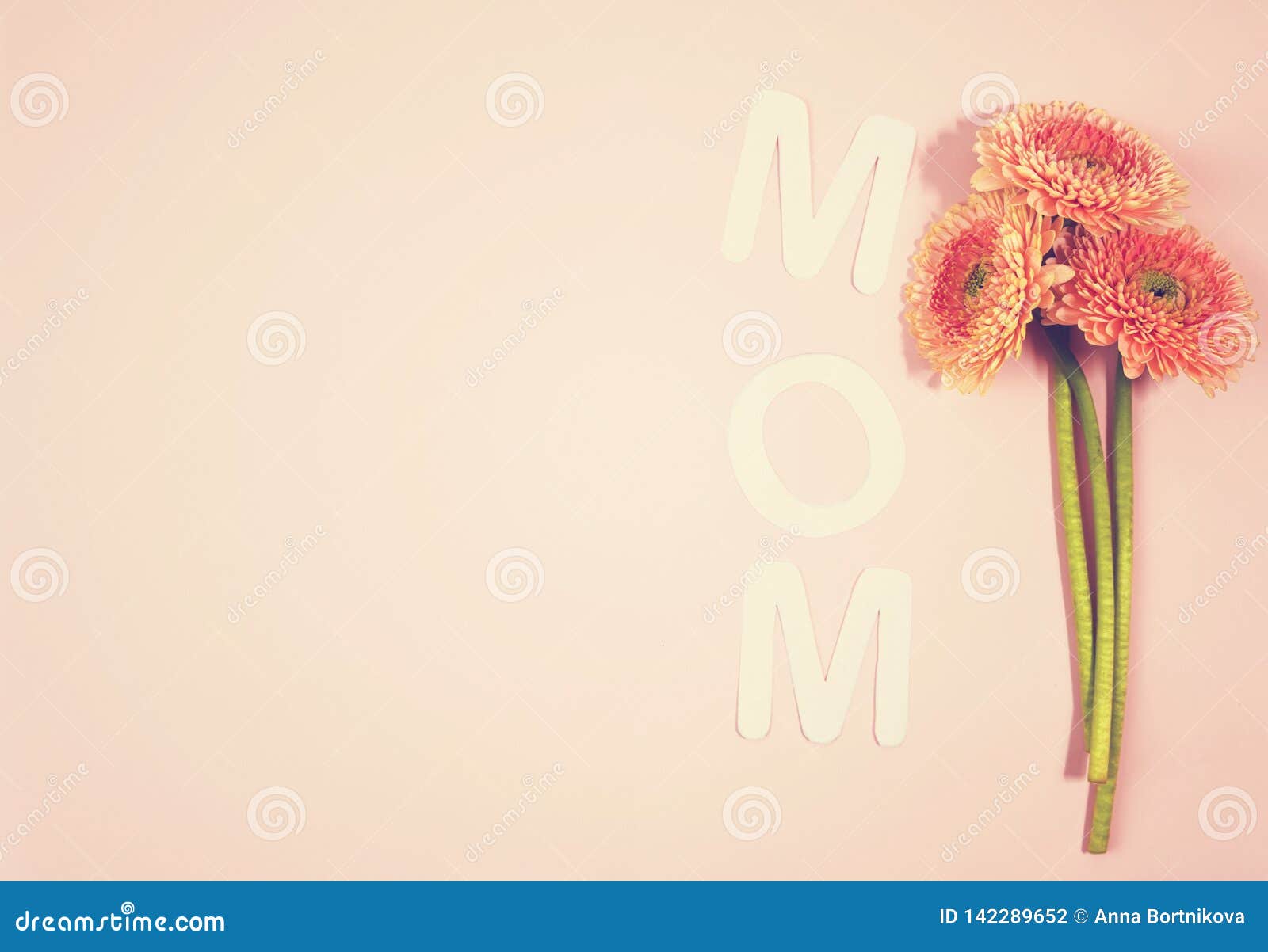 MOM Text with Hearts on Coloful Backround Stock Photo - Image of love ...