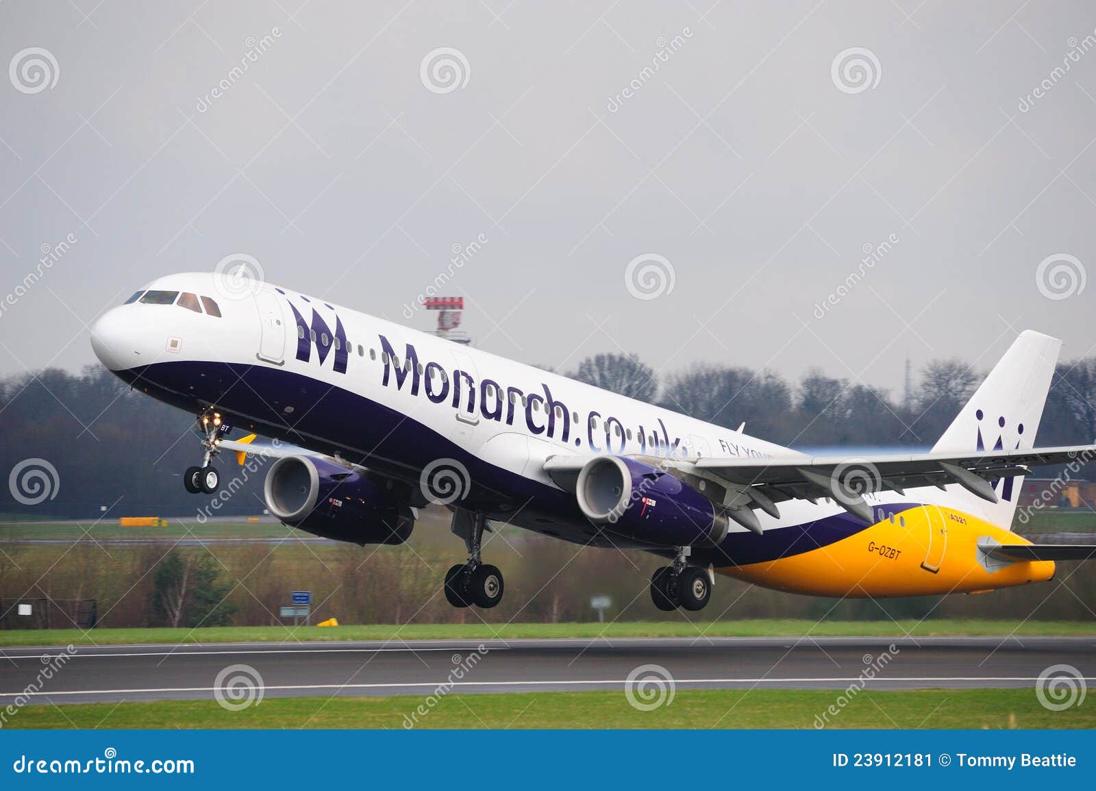 Monarch Airbus A321 editorial photo. Image of plane, manchester - 23912181