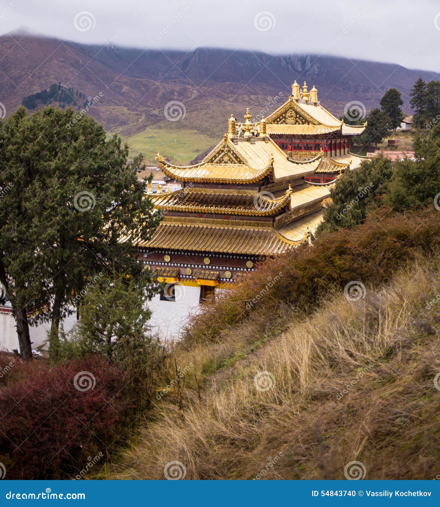 Monasterio Budista Tibetano En China Foto de archivo - Imagen de lugar ...