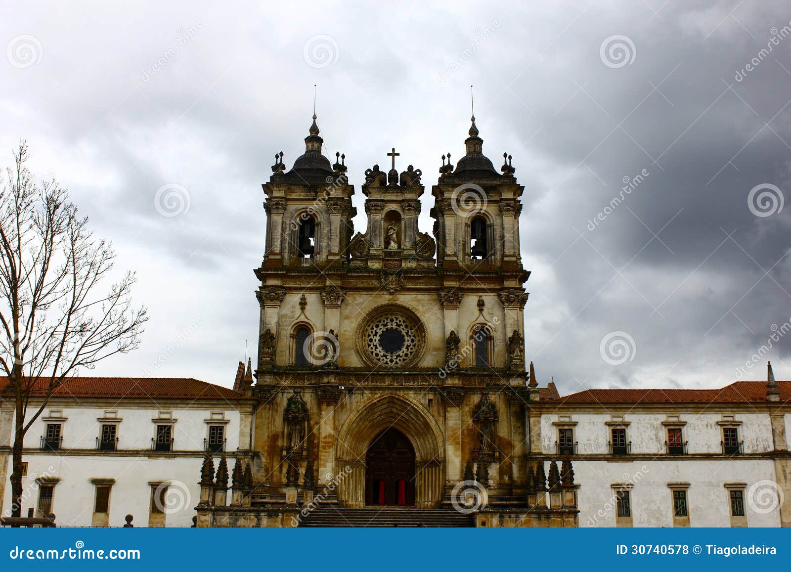 Monasterio De Alcobaca, Alcobaca, Portugal Foto de archivo - Imagen de ...