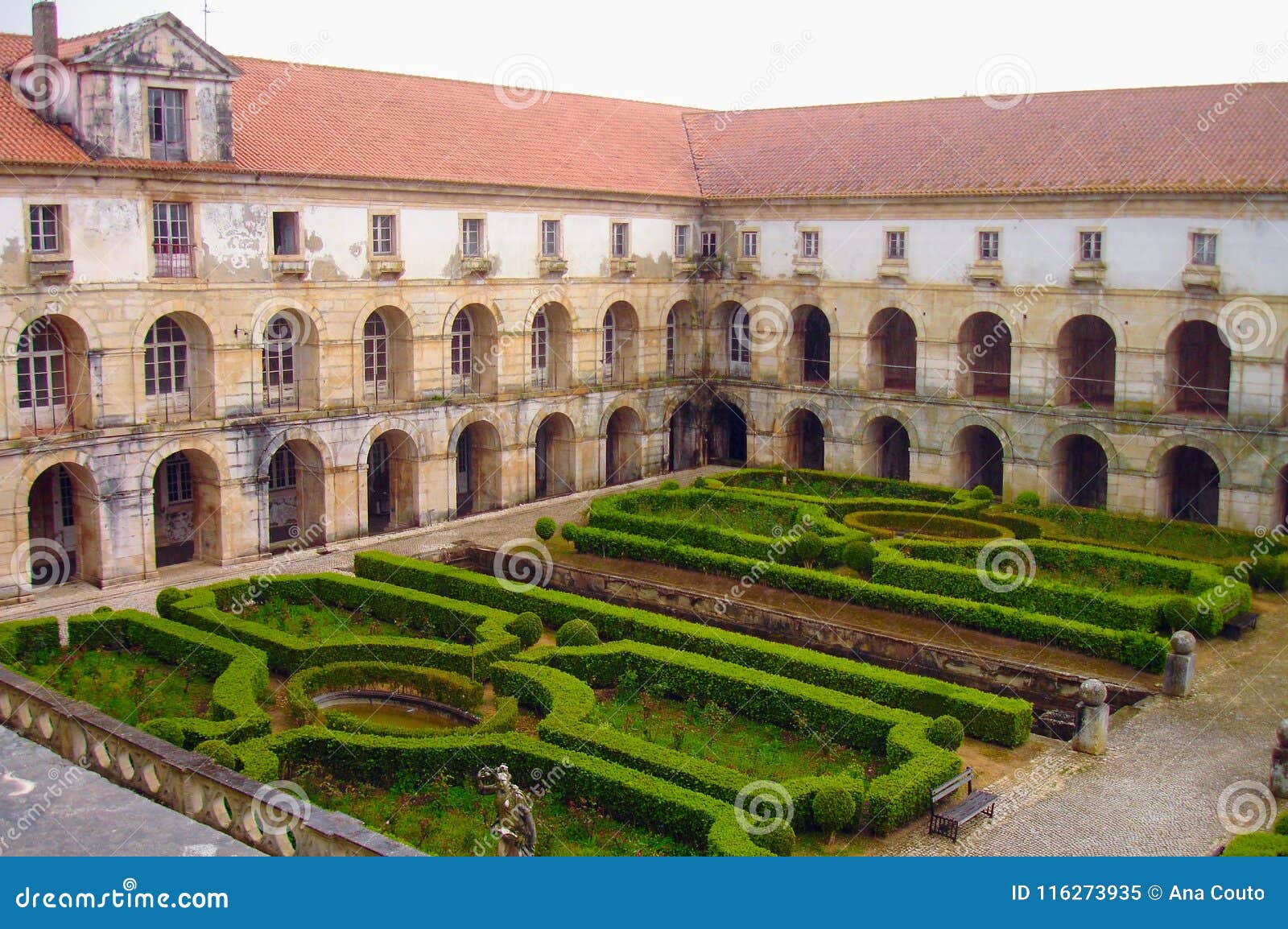 Monasterio De Alcobaca, Portugal Imagen de archivo - Imagen de cruz ...