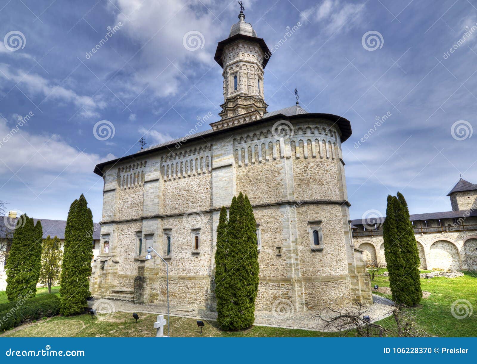 Monasterio De Dragomirna, Rumania Foto de archivo - Imagen de convento ...