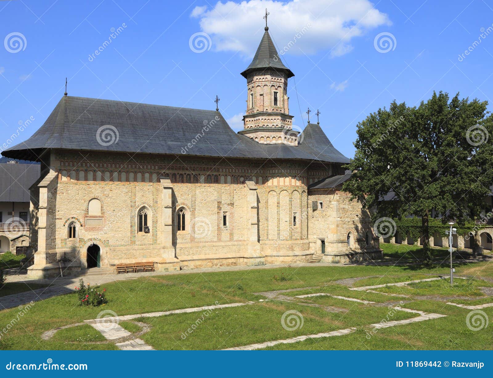 Monasterio De Neamt, Moldavia, Rumania Foto de archivo - Imagen de ...