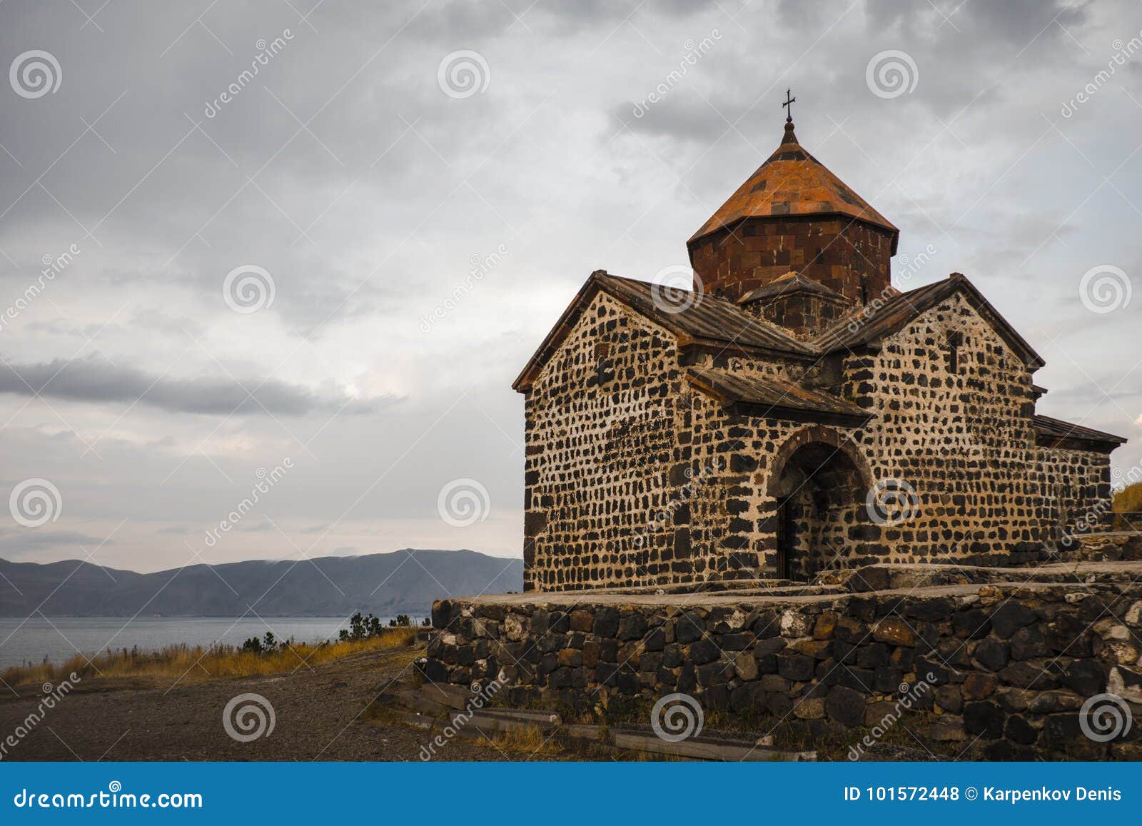 Monasterio De Sevanavank En El Lago Sevan Armenia Foto de archivo ...