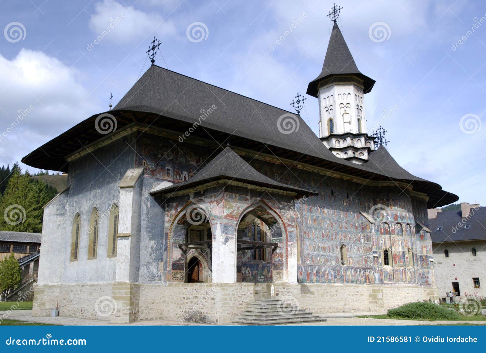 Monasterio De Sucevita, Rumania Imagen de archivo - Imagen de ...