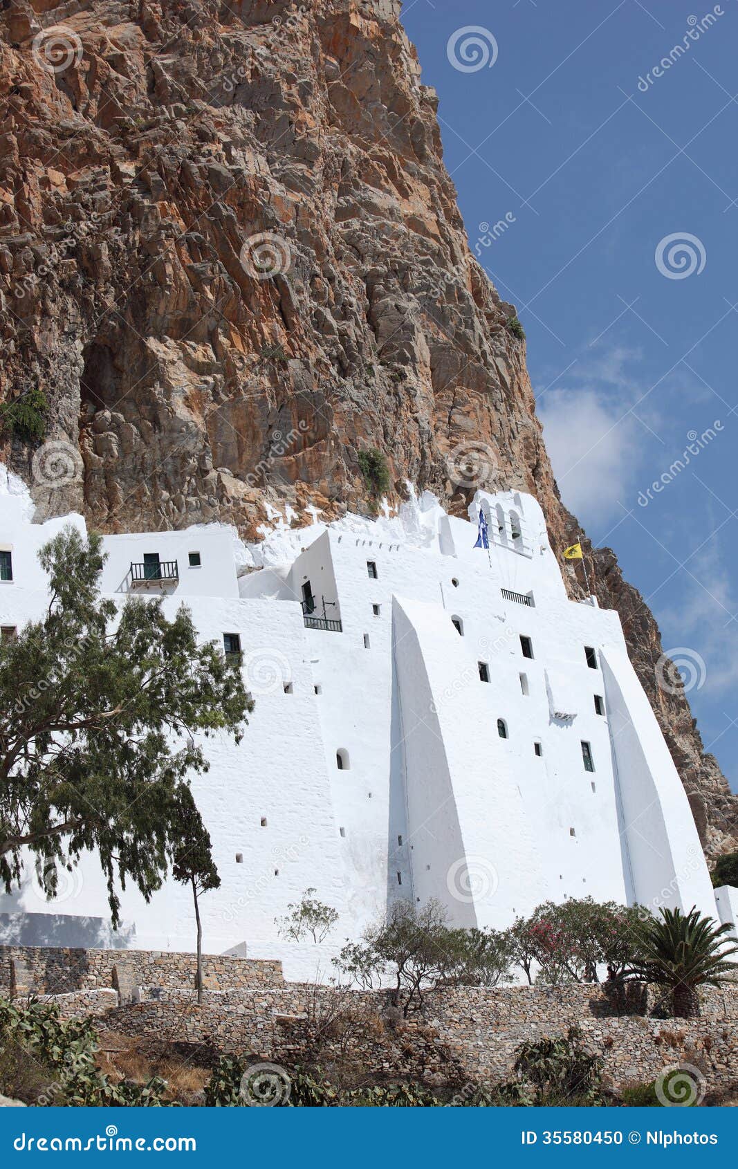 Monasterio En La Isla De Amorgos, Grecia Foto de archivo - Imagen de ...