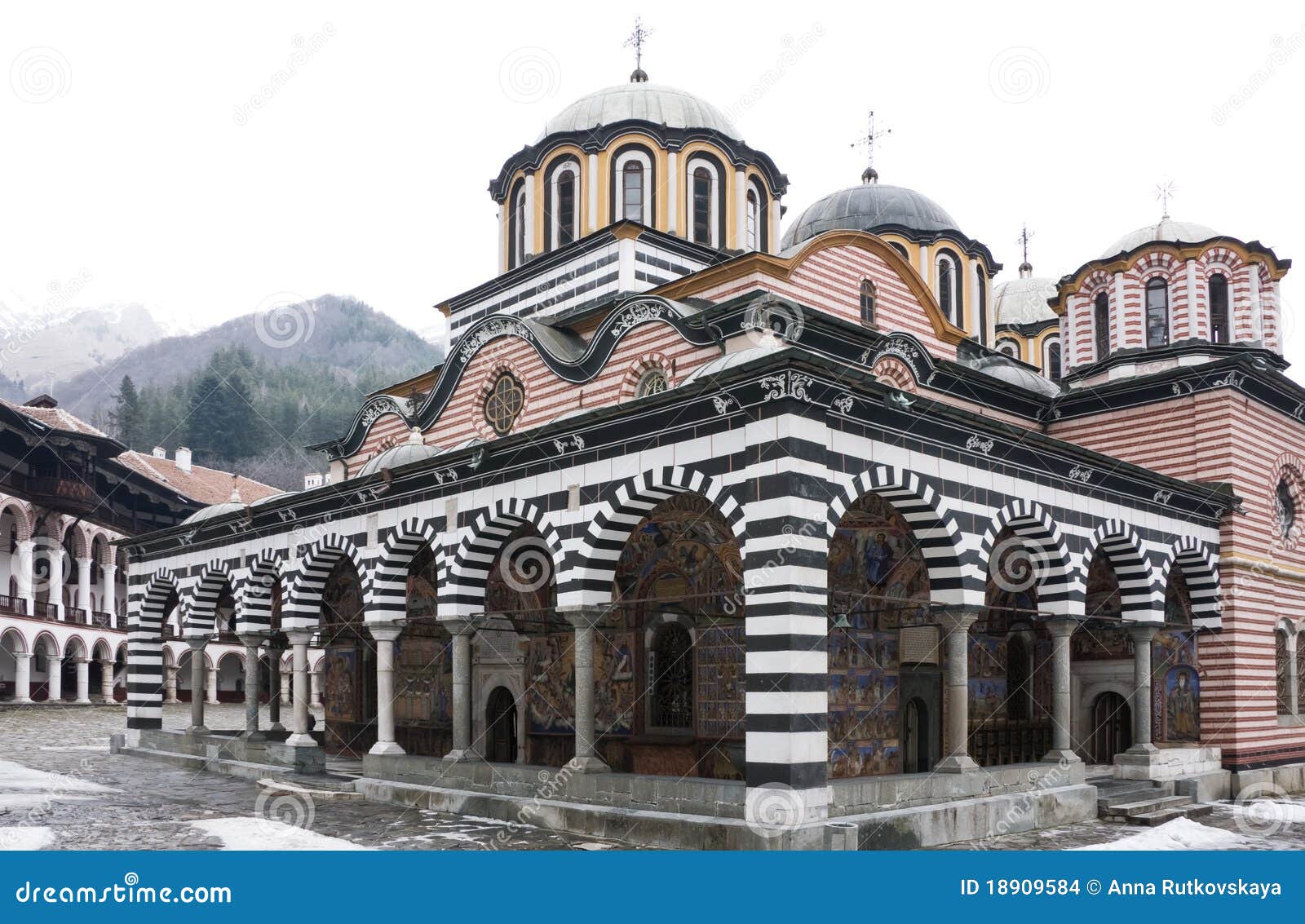 Monastero Di Rila in Bulgaria Fotografia Stock - Immagine di clausura ...
