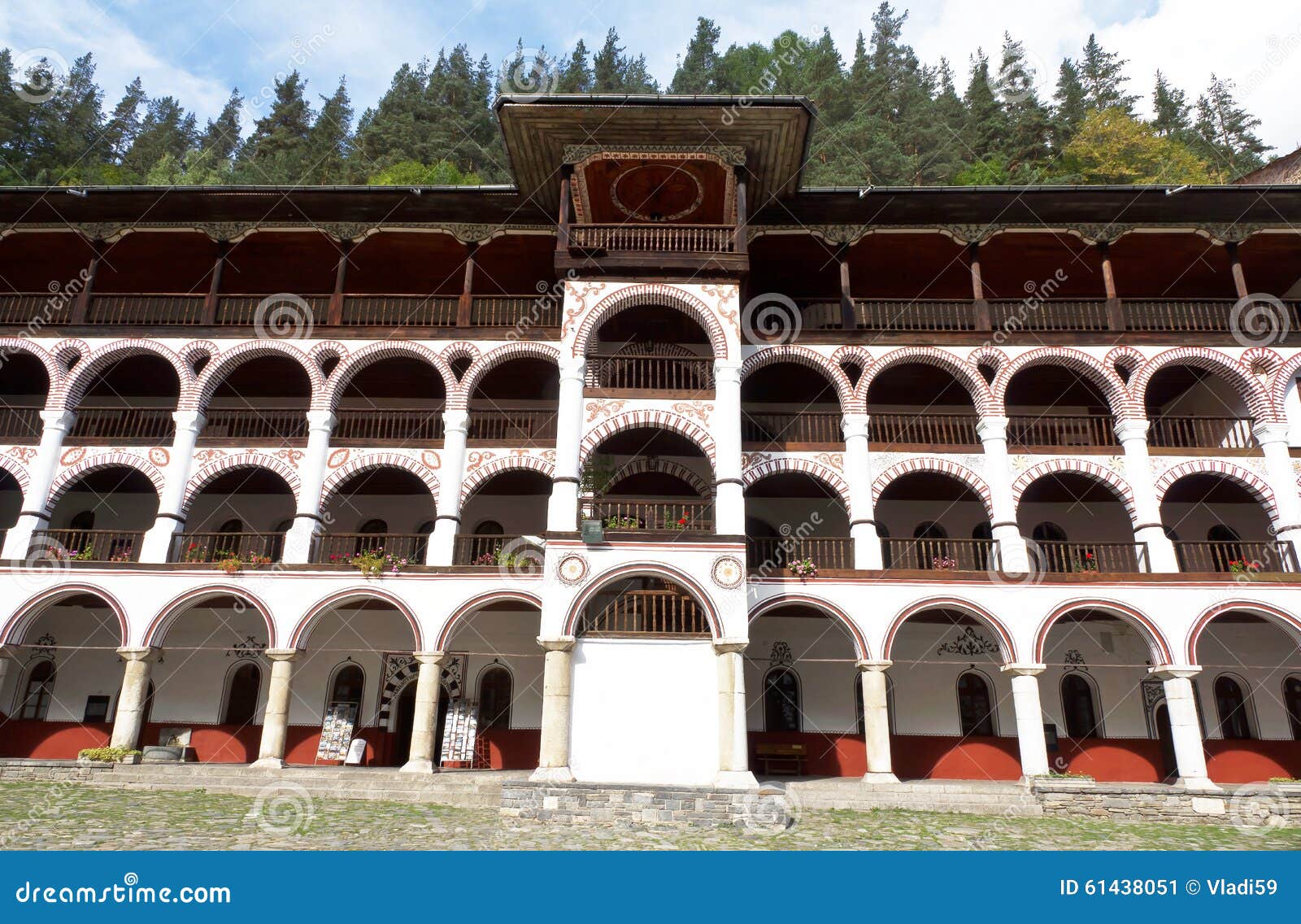 Monastero Di Rila, Bulgaria Immagine Stock - Immagine di arco, famoso ...