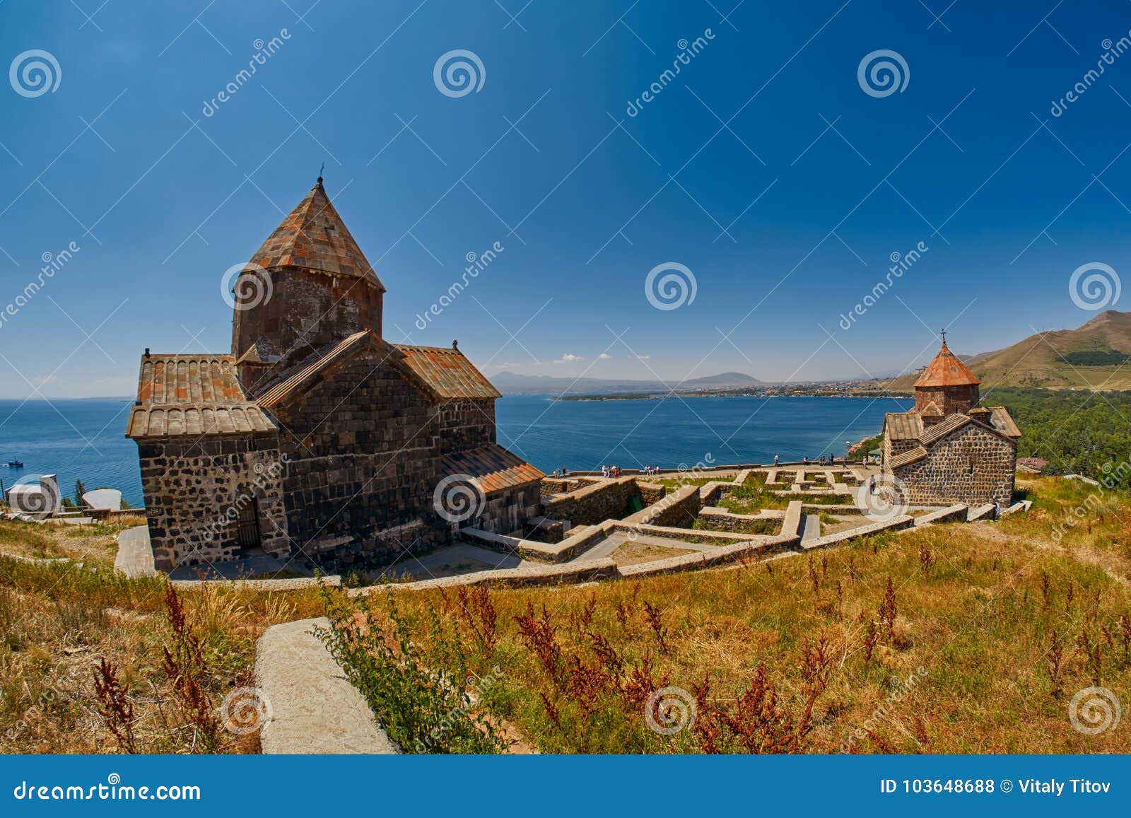 Monastero Di Sevanavank Sul Lago Sevan in Armenia Fotografia Stock ...