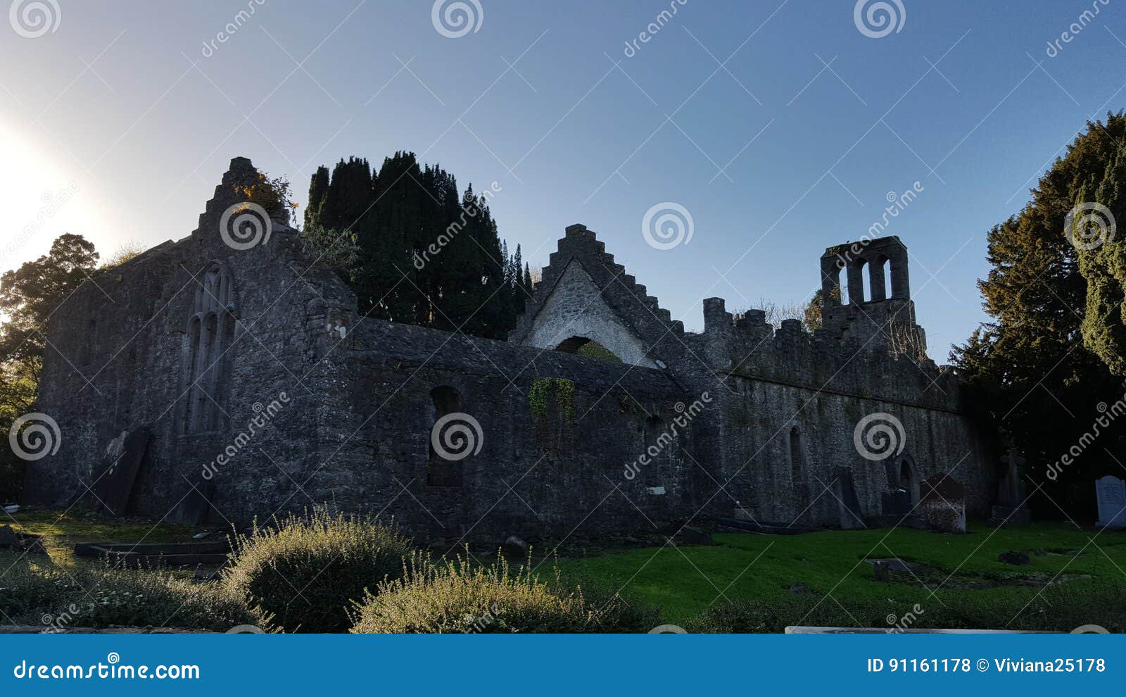 Monastery ruins i Ireland stock photo. Image of ancient - 91161178
