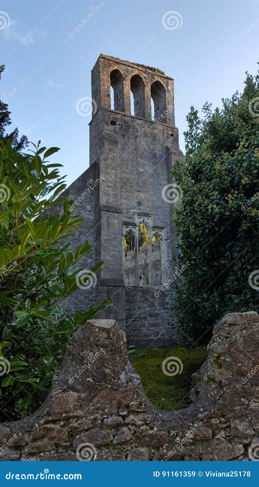 Monastery ruins i Ireland stock image. Image of sundown - 91161359