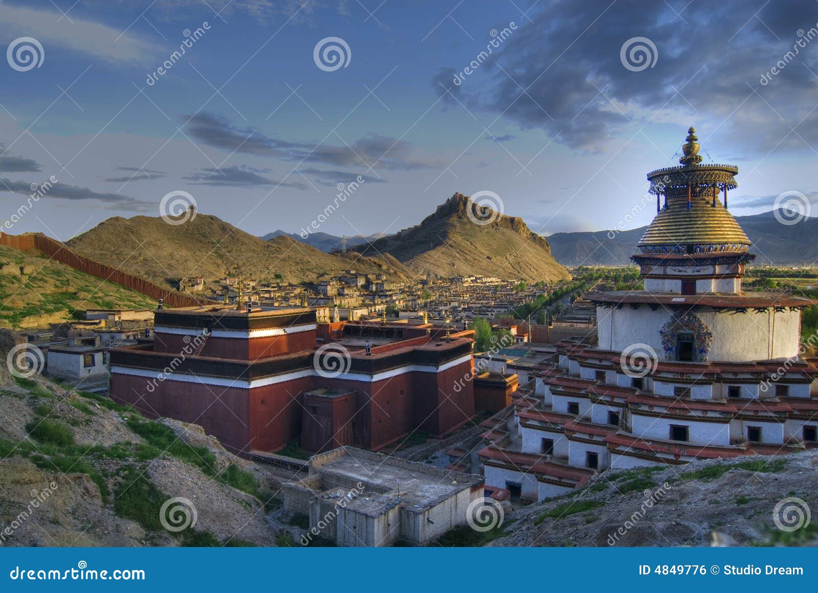 Monastery in Tibetan Landscape Stock Photo - Image of asia, tibetan ...
