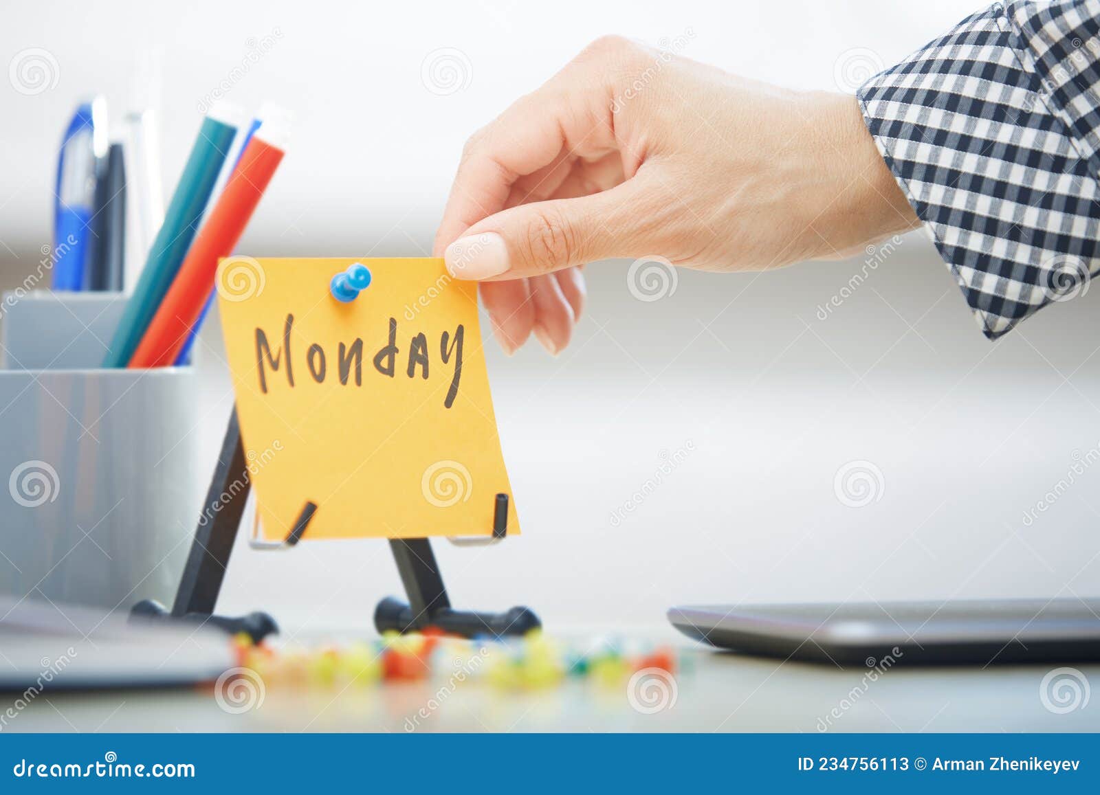 Monday Text on Adhesive Note Stock Image - Image of monday, paper ...