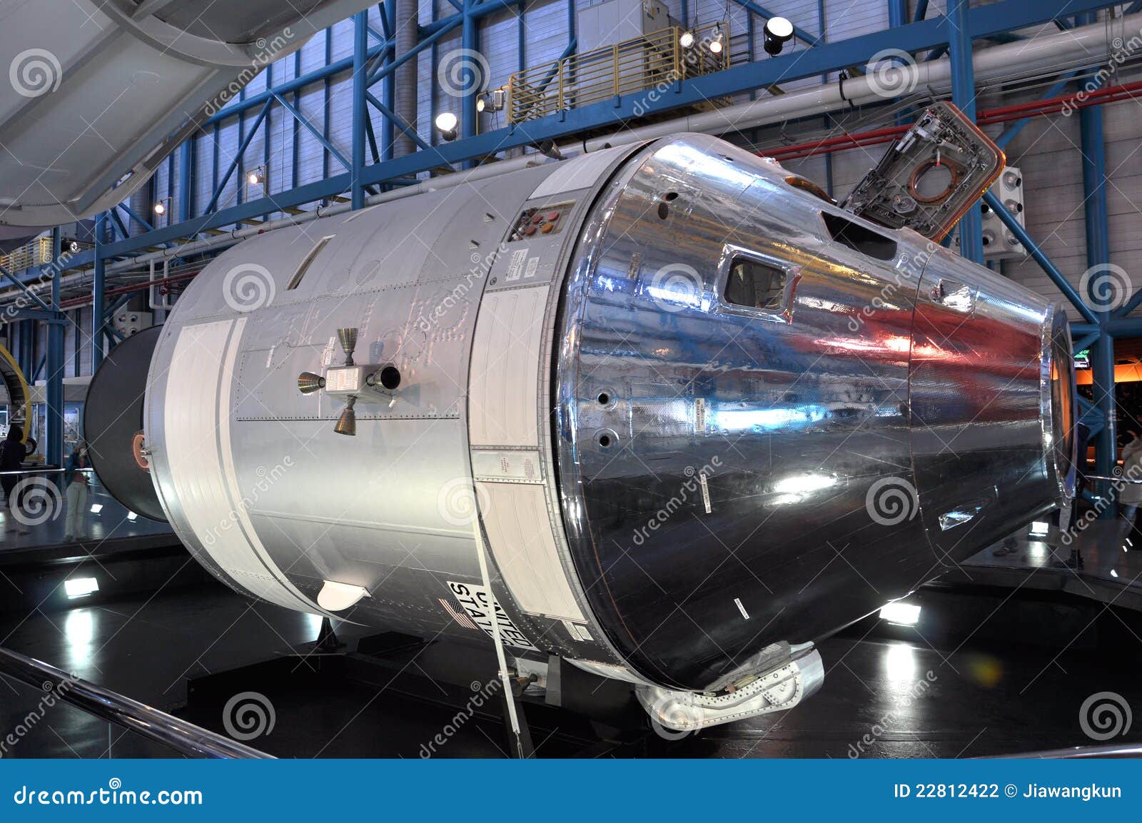 Mondbahn Apollo-CSM redaktionelles stockfotografie. Bild von ...