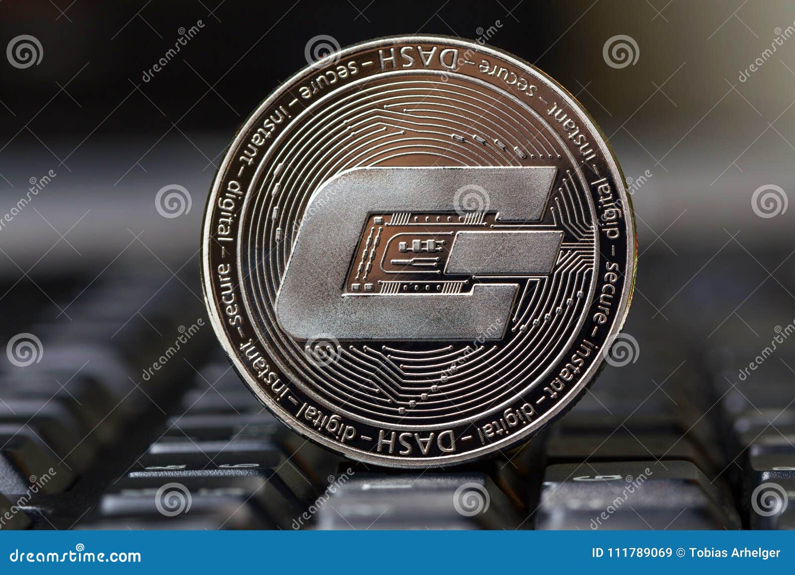 Moneda Crypto De La Rociada En Un Teclado Imagen de archivo - Imagen de ...
