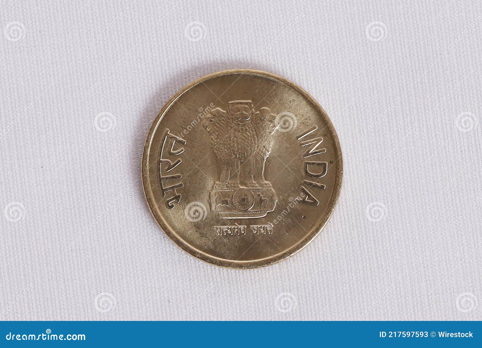 Moneda De Rupia India Aislada Sobre Fondo Blanco Imagen de archivo ...