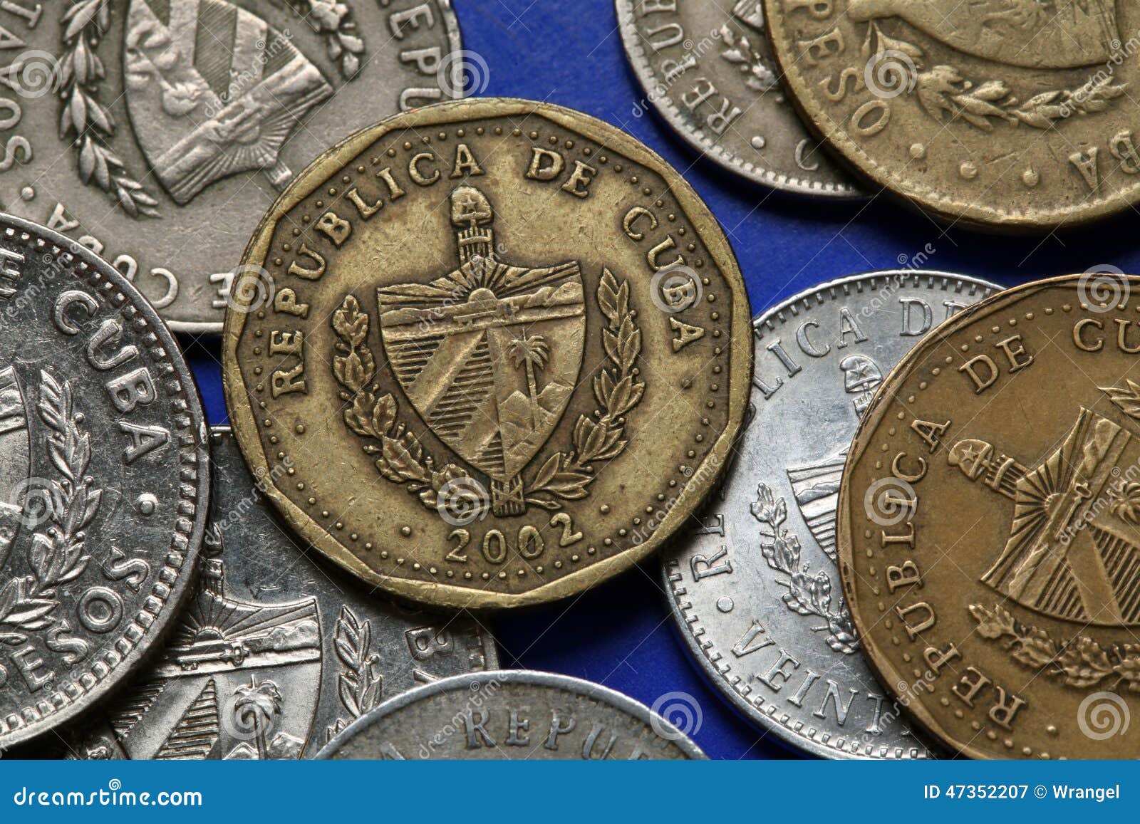 Monedas de Cuba imagen de archivo. Imagen de objetos - 47352207