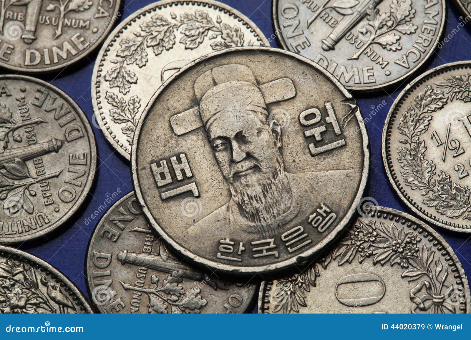 Monedas De La Corea Del Sur Imagen de archivo - Imagen de pecado ...