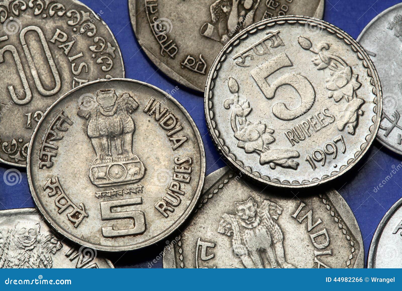 Monedas de la India foto de archivo. Imagen de objeto - 44982266