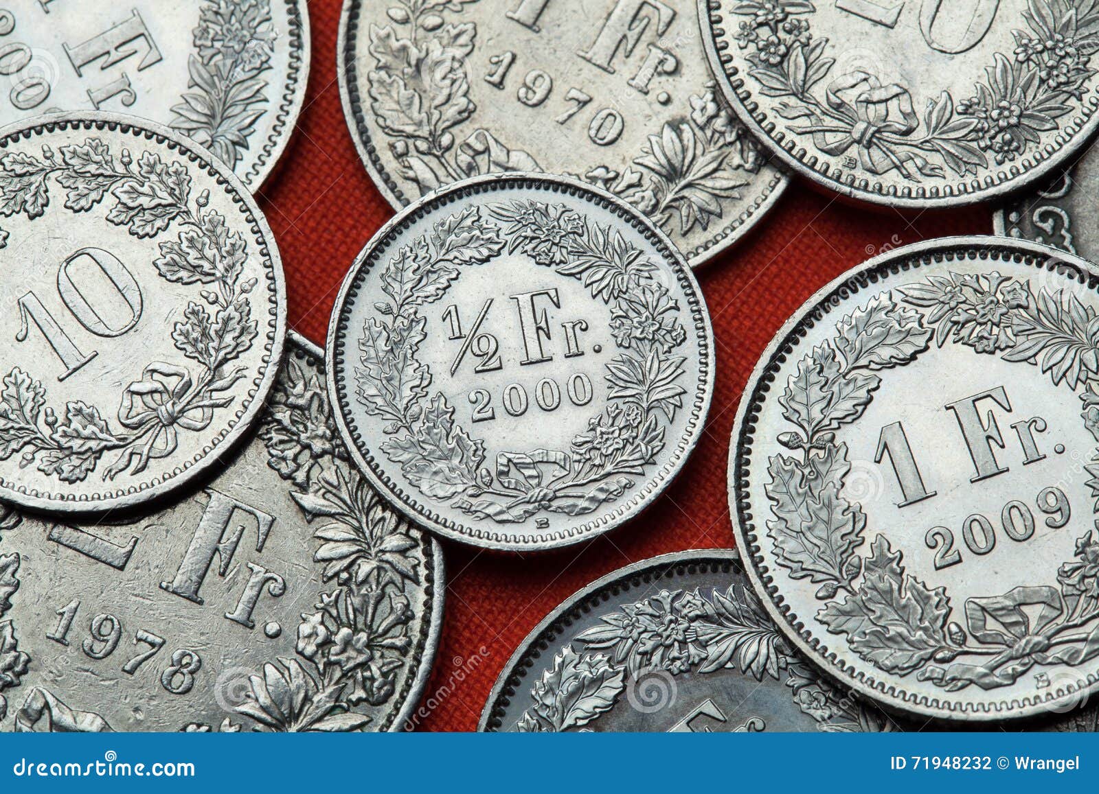 Monedas de Suiza foto de archivo. Imagen de efectivo - 71948232